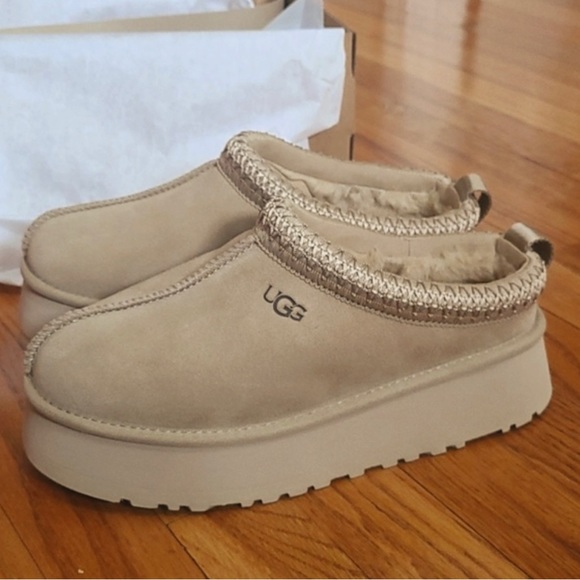 UGG | Shoes | New Ugg Tazz Mustard Seed Size 6 Left | Poshmark